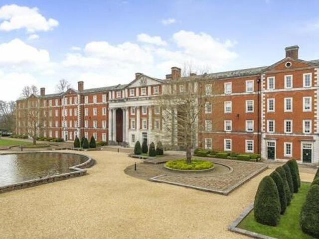 2 Bedroom Flat For Sale In Winchester, Hampshire