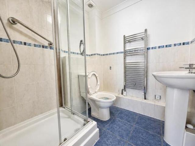 2 bedroom flat for sale in Winchester Road, Southampton, SO16