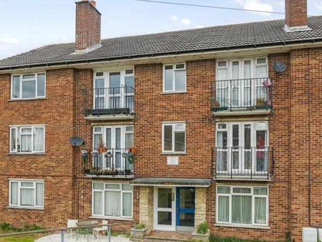 2 Bedroom Flat For Sale In Winchester
