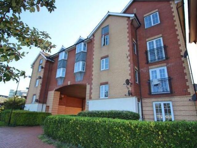 2 Bedroom Flat For Sale In Windsor Quay, Cardiff