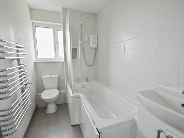 2 bedroom flat for sale in Winnall, SO23