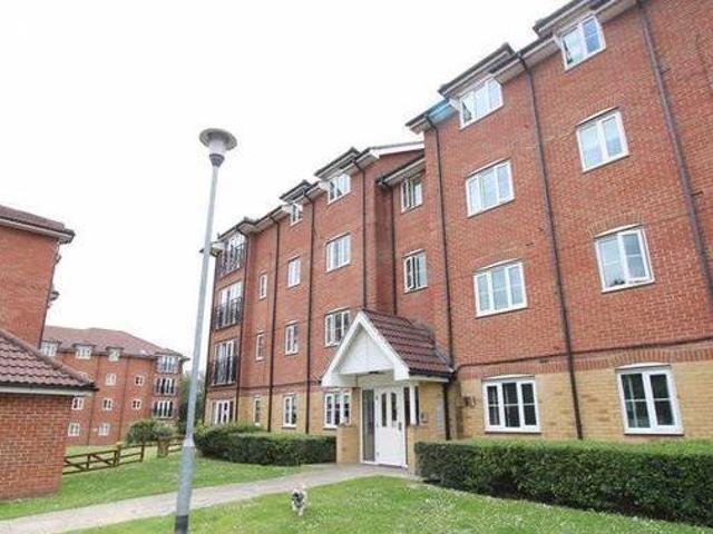 2 bedroom flat for sale in Winnipeg Way Turnford EN10