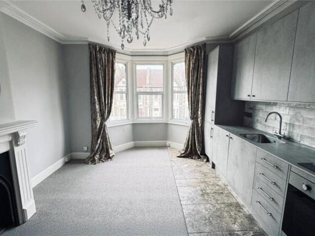 2 bedroom flat for sale in Wick Road, Brislington, Bristol, BS4