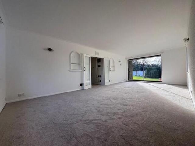 2 bedroom flat for sale in Wickham Road, Beckenham, BR3