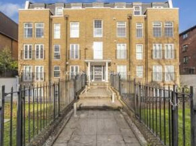 2 bedroom flat for sale in Widmore Road, Bromley, Kent, BR1