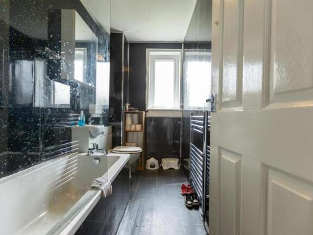 2 bedroom flat for sale in Wilverton Road, Glasgow, G13