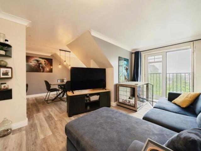 2 bedroom flat for sale in Wilderspool Causeway, WARRINGTON, Cheshire, WA4