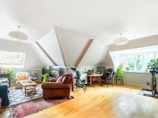 2 Bedroom Flat For Sale In Willesden Green, London