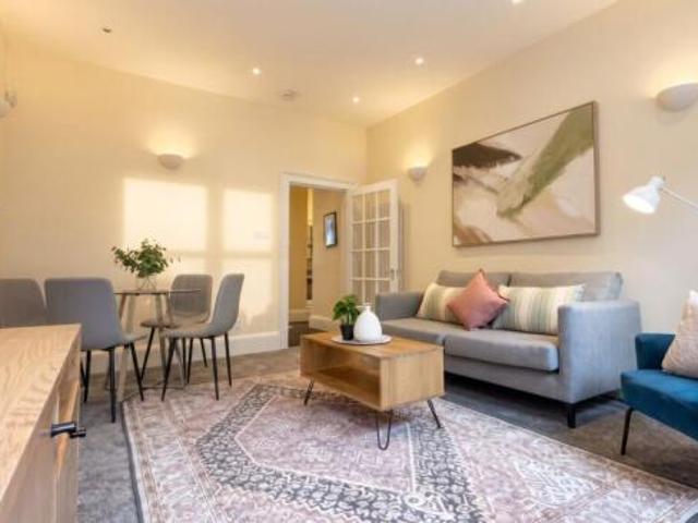 2 bedroom flat for sale in William Street, Edinburgh, EH3
