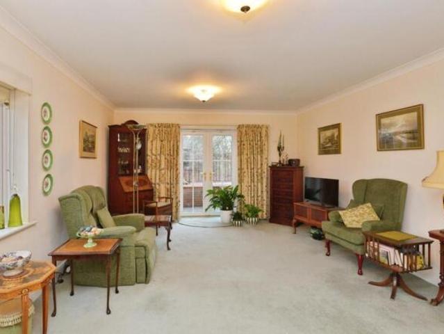 2 bedroom flat for sale in Willow Lane, Stony Stratford, Milton Keynes, Buckinghamshire, MK11
