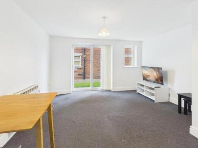2 bedroom flat for sale in Willow Tree Close, Lincoln, LN5