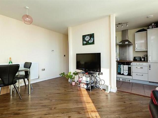 2 bedroom flat for sale in Witan Gate, Milton Keynes, Buckinghamshire, MK9