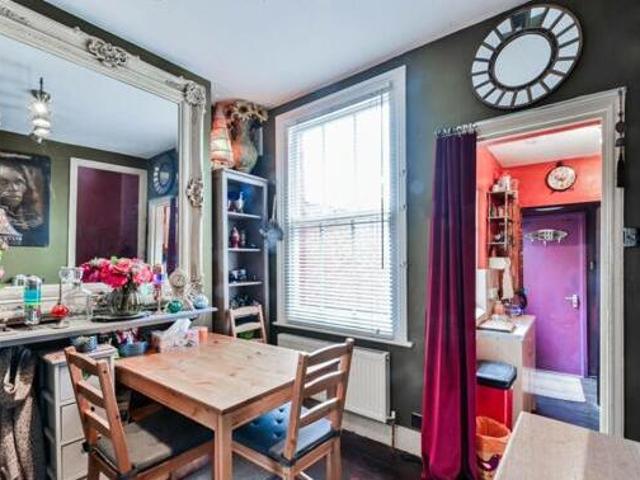 2 Bedroom Flat For Sale In Wood Green, London