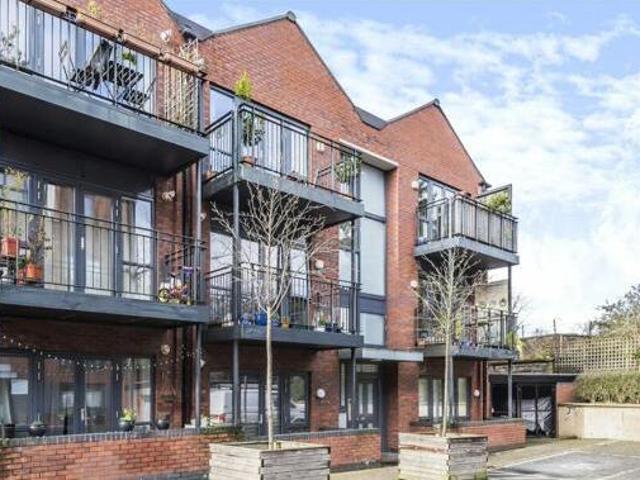 2 Bedroom Flat For Sale In Wood Green, London