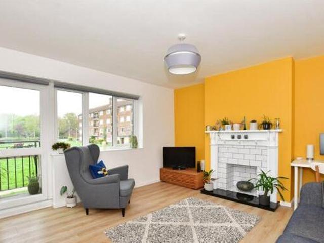 2 Bedroom Flat For Sale In Woodford Green
