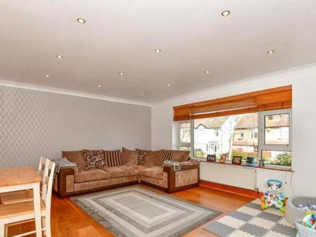 2 Bedroom Flat For Sale In Woodford Green