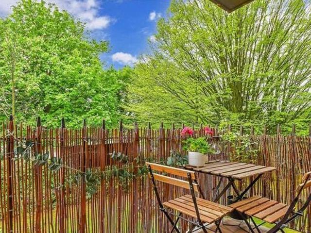 2 Bedroom Flat For Sale In Woodford Green