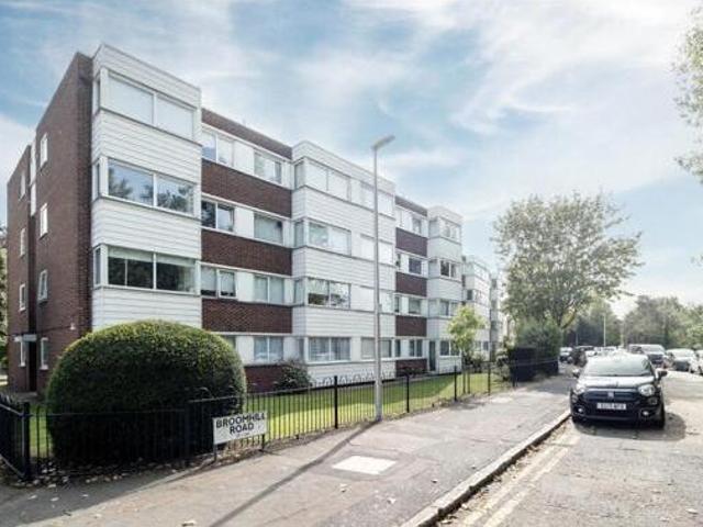 2 Bedroom Flat For Sale In Woodford Green