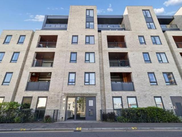 2 bedroom flat for sale in Woodford Road, Nash Trade House, WD17