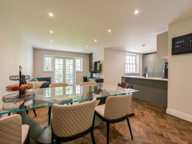 2 bedroom flat for sale in Woodlands Road, Bromley, BR1