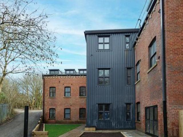 2 Bedroom Flat For Sale In Woodley, Stockport