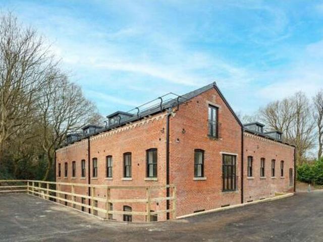 2 Bedroom Flat For Sale In Woodley, Stockport