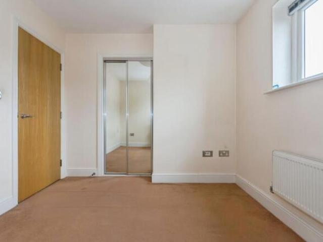 2 bedroom flat for sale in Woodshires Road, Solihull, West Midlands, B92