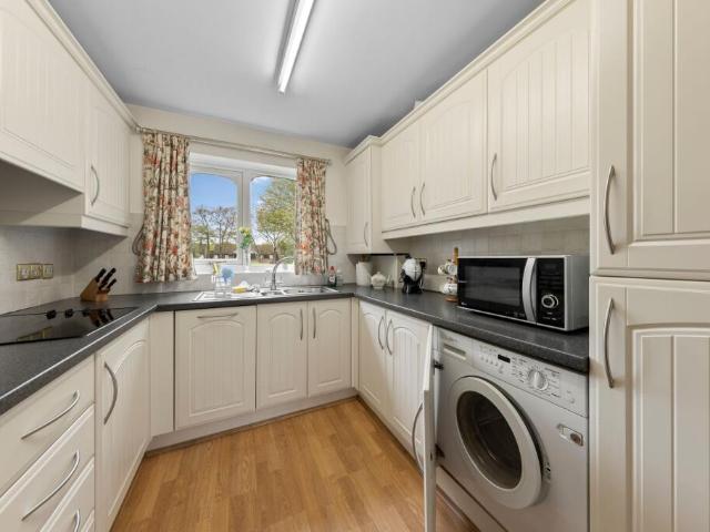 2 bedroom flat for sale in Woodside Court, Dudlows Green Road, WA4