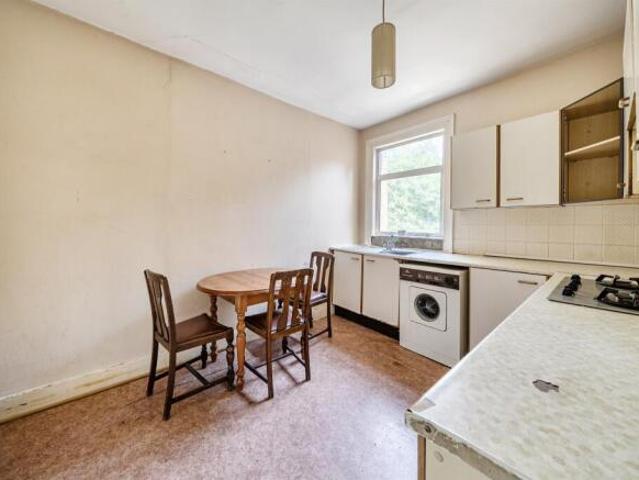 2 bedroom flat for sale in Woodside Gardens, London, N17