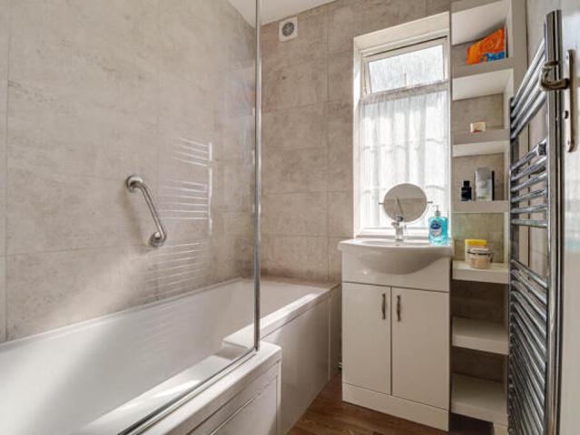 2 bedroom flat for sale in Woodstock Road North, St Albans, AL1