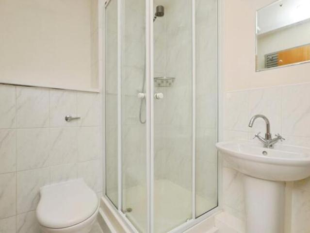 2 bedroom flat for sale in Woofindin Avenue, SHEFFIELD, South Yorkshire, S11