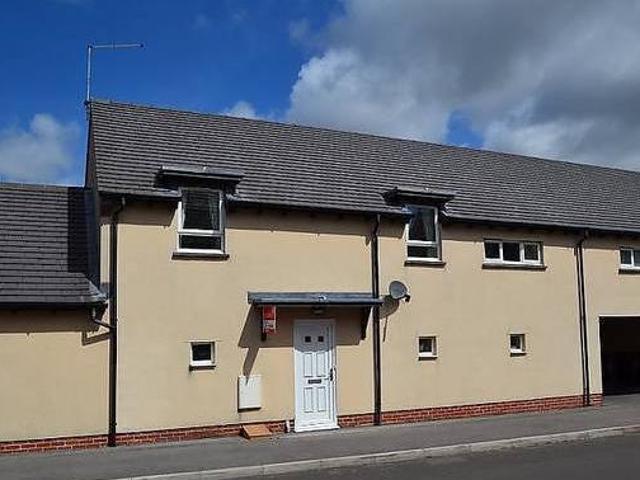2 bedroom flat for sale in Wool BH20
