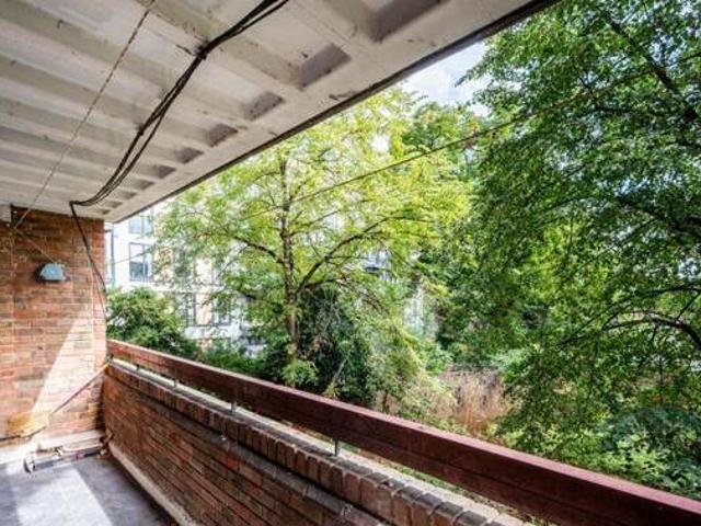 2 Bedroom Flat For Sale In Woolwich Common, London