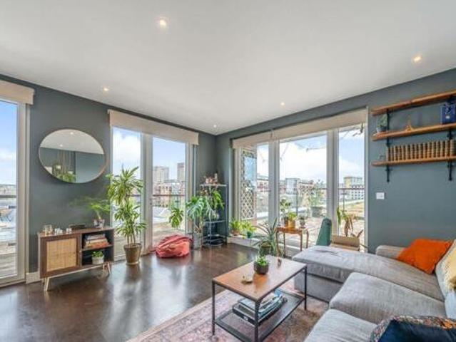 2 Bedroom Flat For Sale In Woolwich Riverside, London