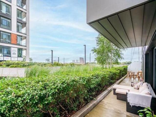 2 Bedroom Flat For Sale In Woolwich Riverside, London