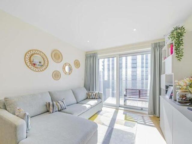 2 Bedroom Flat For Sale In Woolwich Riverside, London