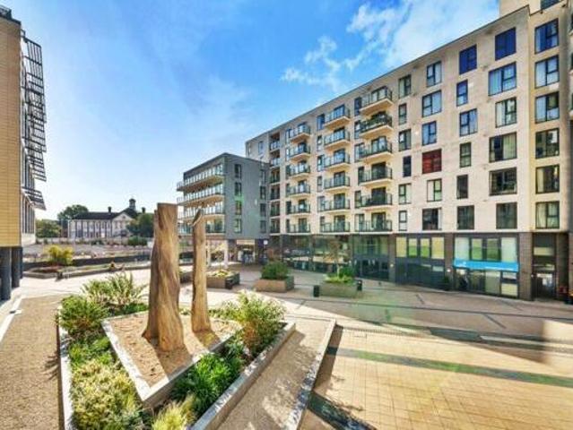 2 Bedroom Flat For Sale In Woking