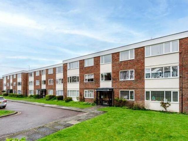 2 Bedroom Flat For Sale In Worthing, West Sussex