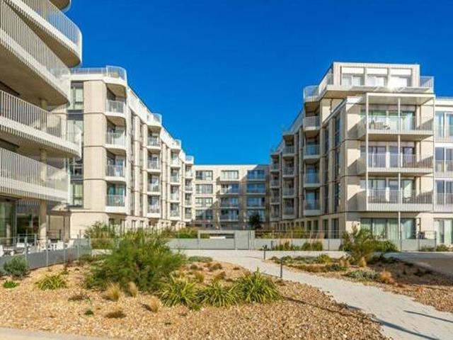 2 Bedroom Flat For Sale In Worthing, West Sussex