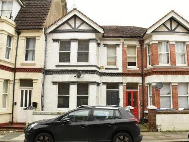2 Bedroom Flat For Sale In Worthing, West Sussex