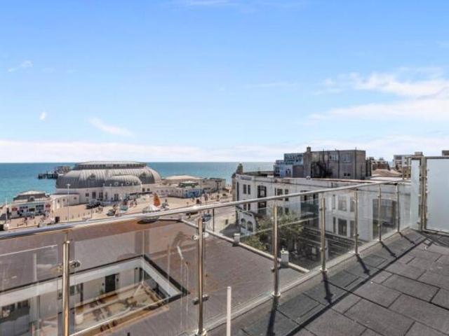 2 bedroom flat for sale in Worthing House, 2 6 South Street, BN11
