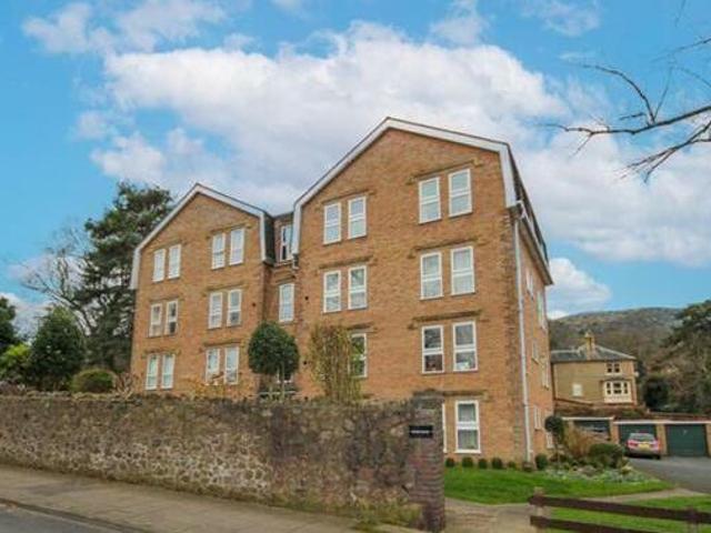 2 Bedroom Flat For Sale In Worcester Road, Malvern