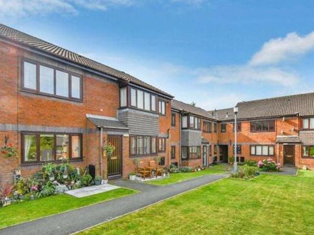 2 Bedroom Flat For Sale In Yeadon