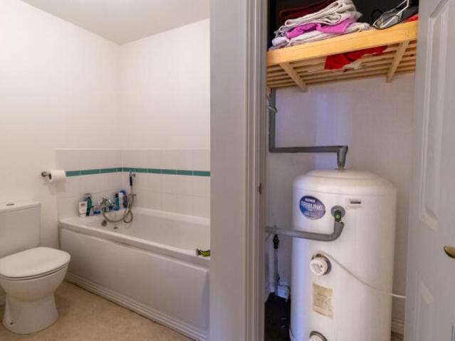 2 bedroom flat for sale in Yersin Court, Swindon, SN1