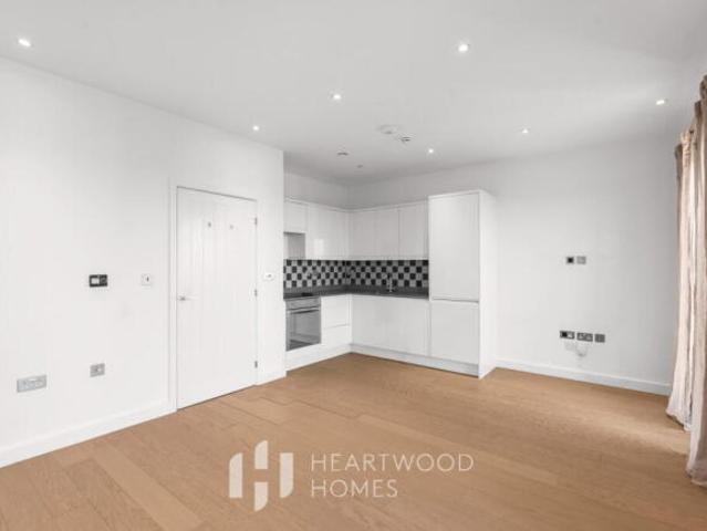 2 bedroom flat for sale in Ziggurat House, 25, Grosvenor Road, St. Albans, AL1 3UP, AL1