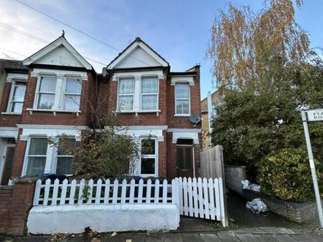 2 Bedroom Flat For Sale In Acton, London