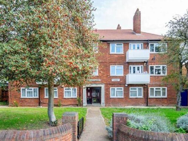 2 Bedroom Flat For Sale In Acton, London