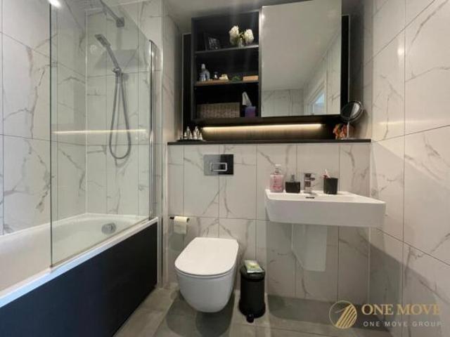 2 bedroom flat for sale in Affinity Living Riverview, Salford, M3