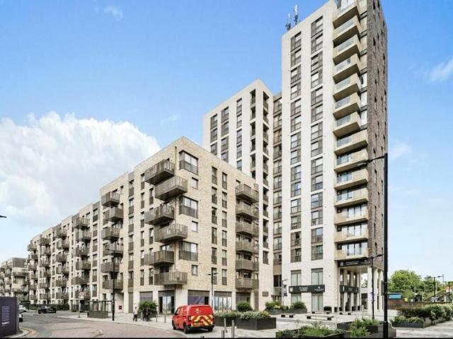 2 bedroom flat for sale in Alma Road, ENFIELD, Middleinteracti.