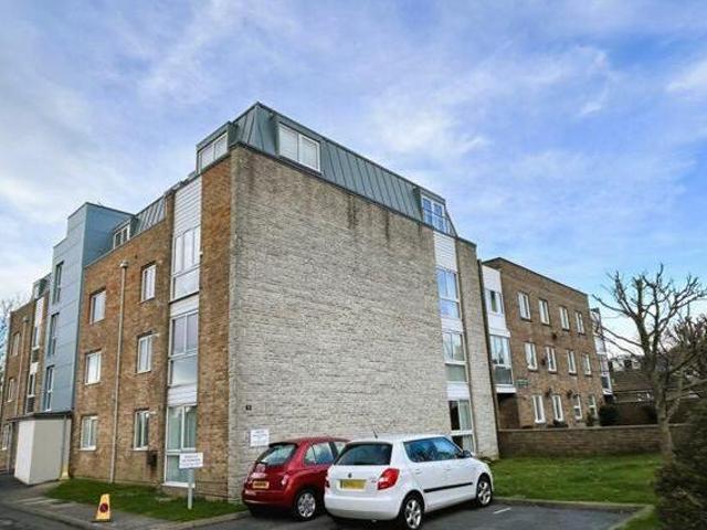 2 Bedroom Flat For Sale In Alexandra Road, Lodmoor